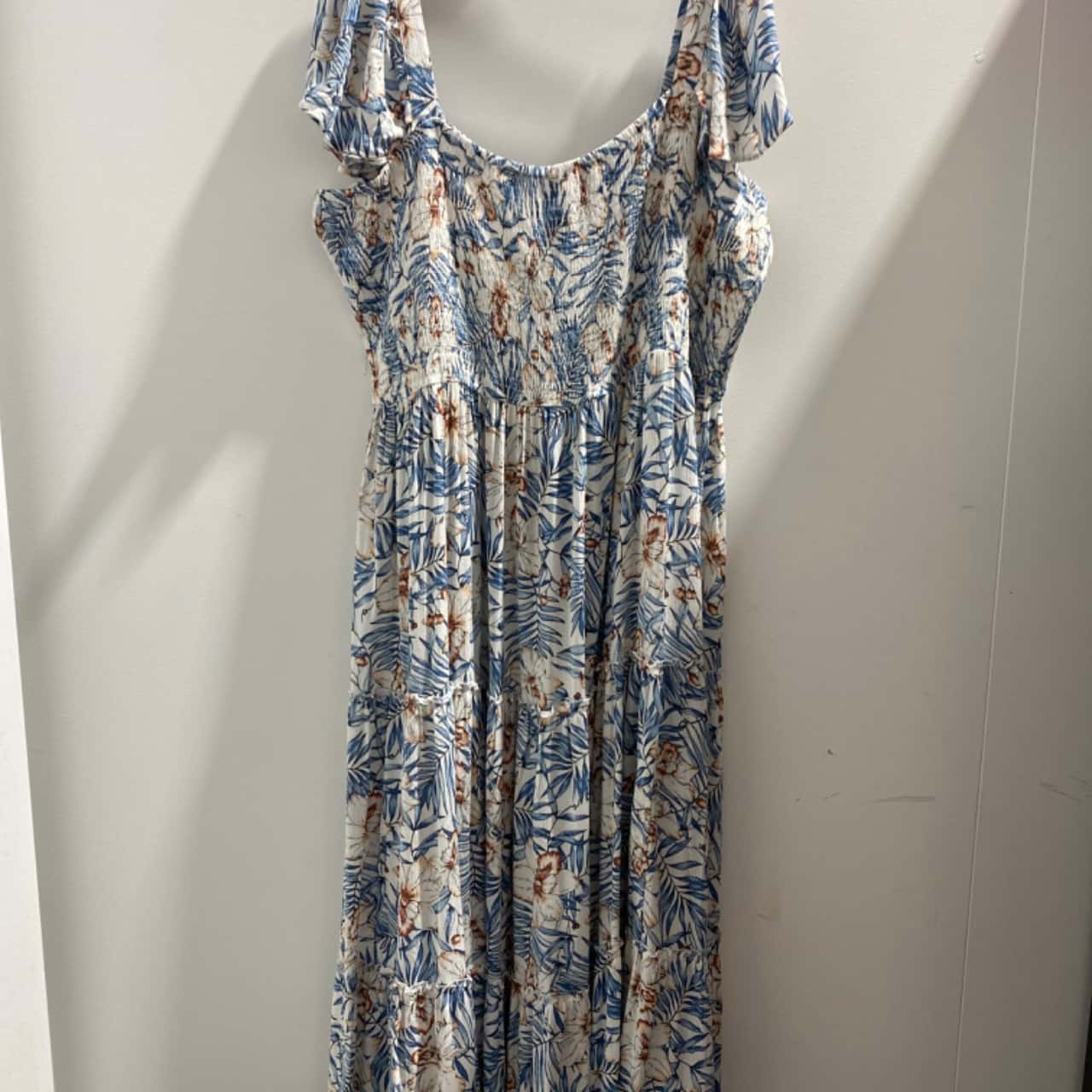Autograph. Womens Size 26. Maxi Dress. Short sleeves. 2 tiers to hem ...