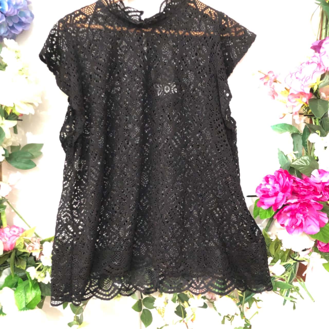 NWT Decjuba Size 18(16) Black Lace Top