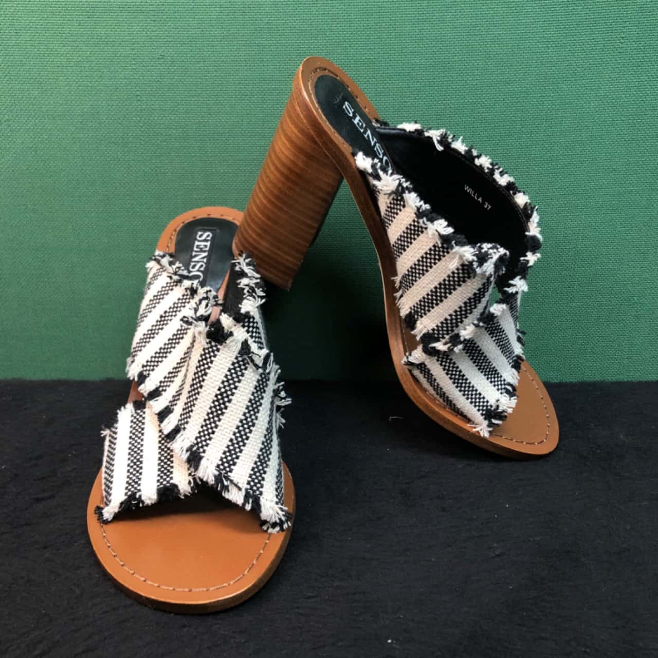 SENSO Womens Heeled Black and White Shoes Size 37
