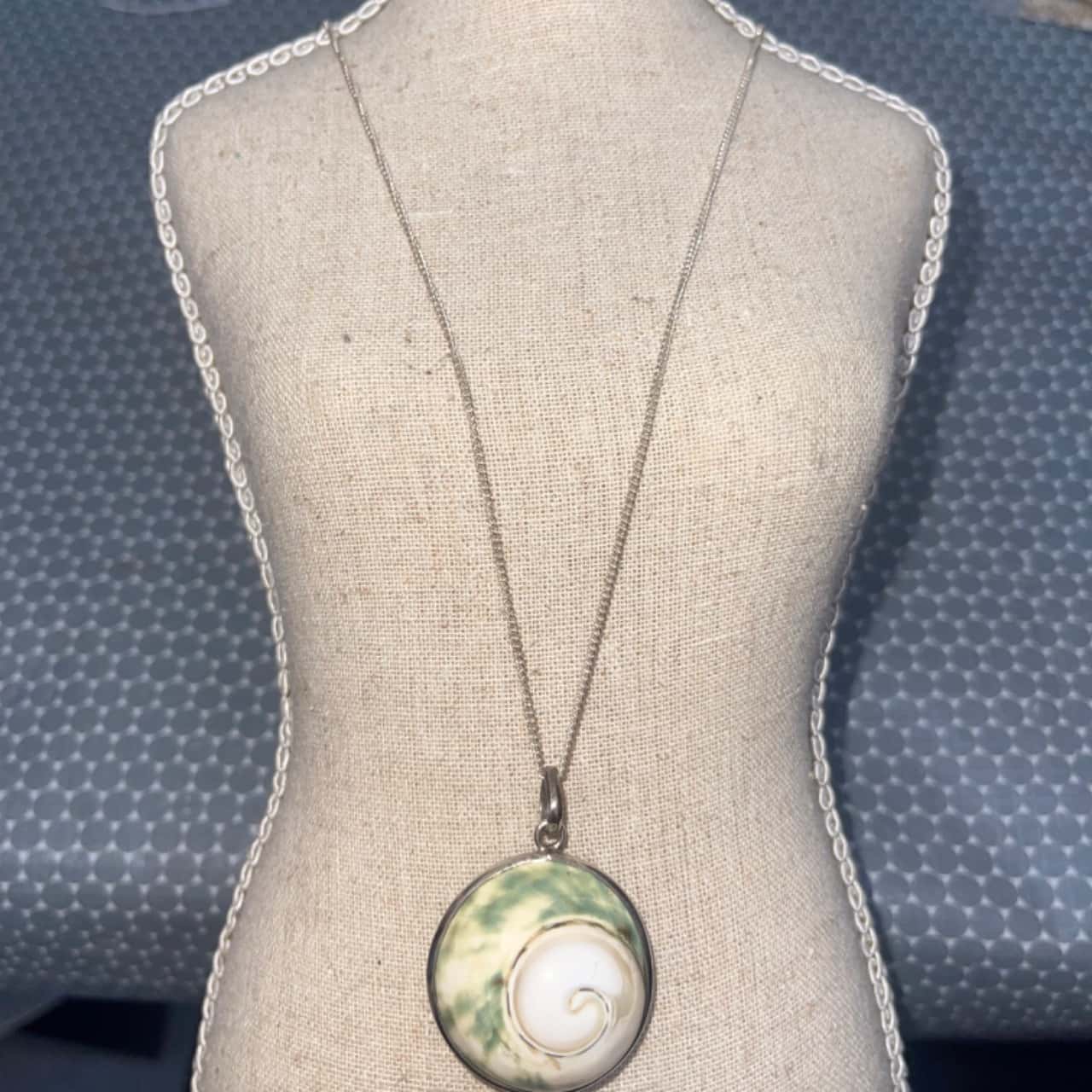 Other Womens shiva shell white and green pendant with 30 cm plus silver ...