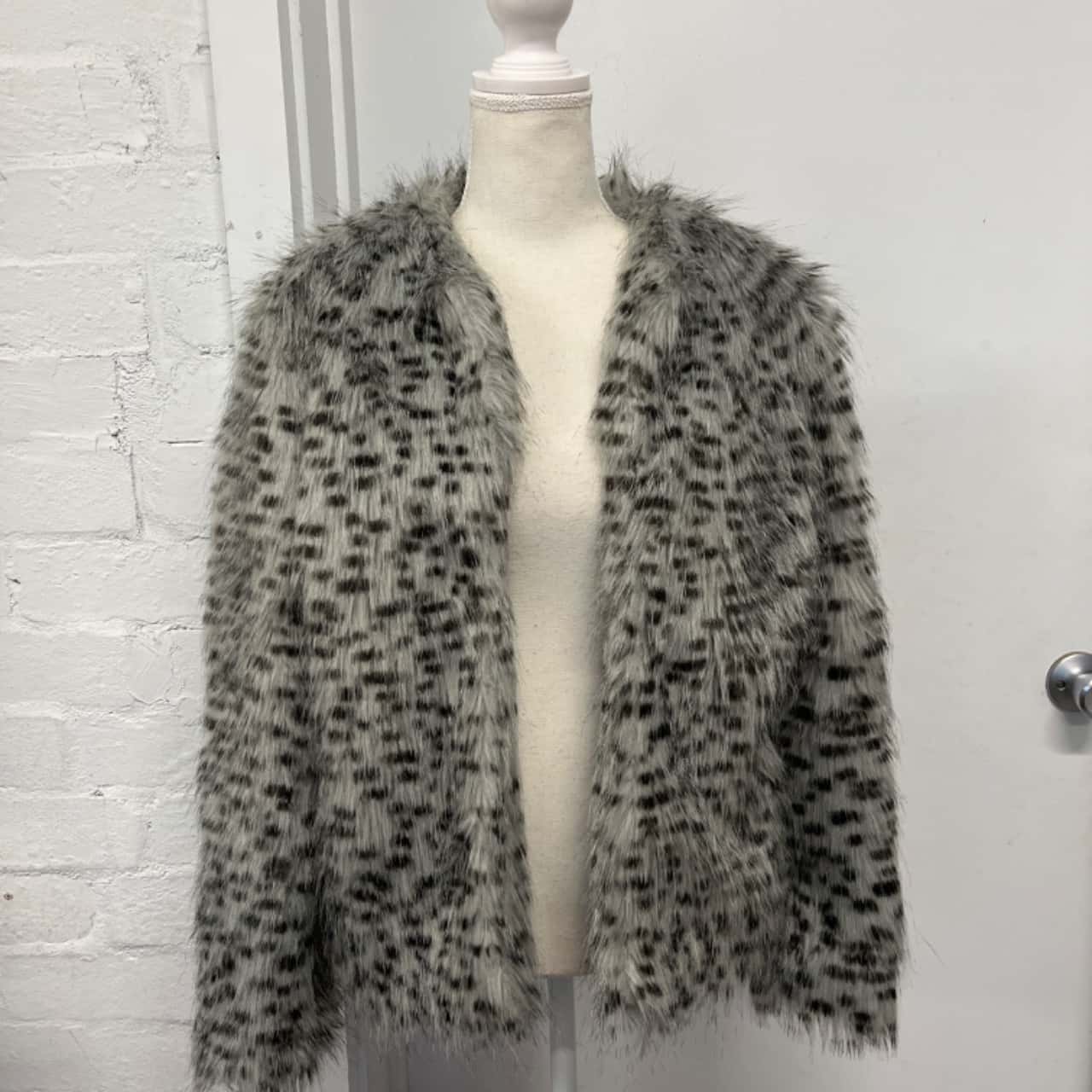 Honey and Beau Eivissa Coat (s) - Used As New | Salvos Stores