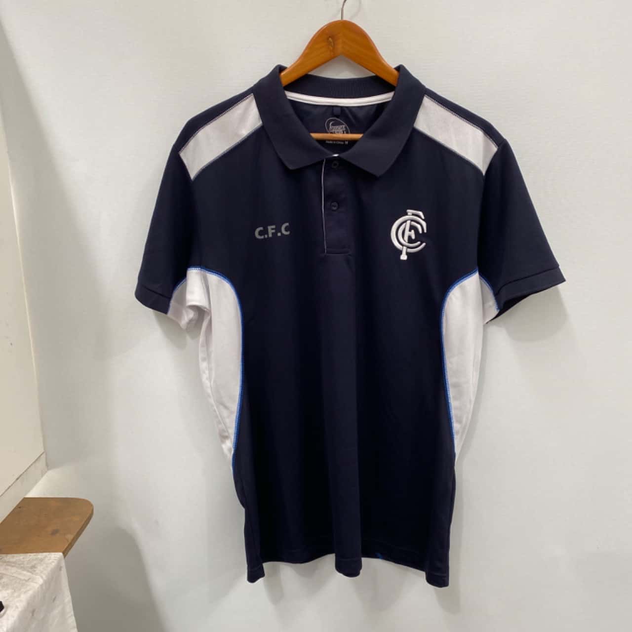 Mens Size M Carlton Football Club Polo(s)