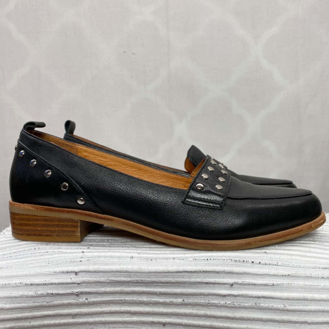 Women’s Blue Illusion Size 39 Black ‘Hailey’ Shoes