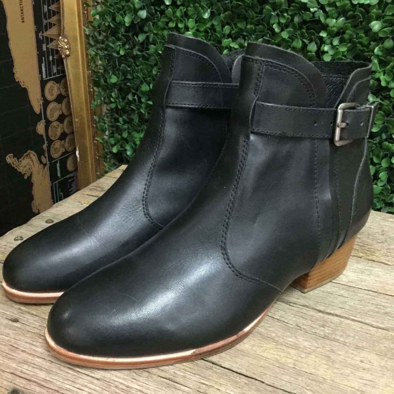 Bared Black Leather Ankle Boots size 38(s)