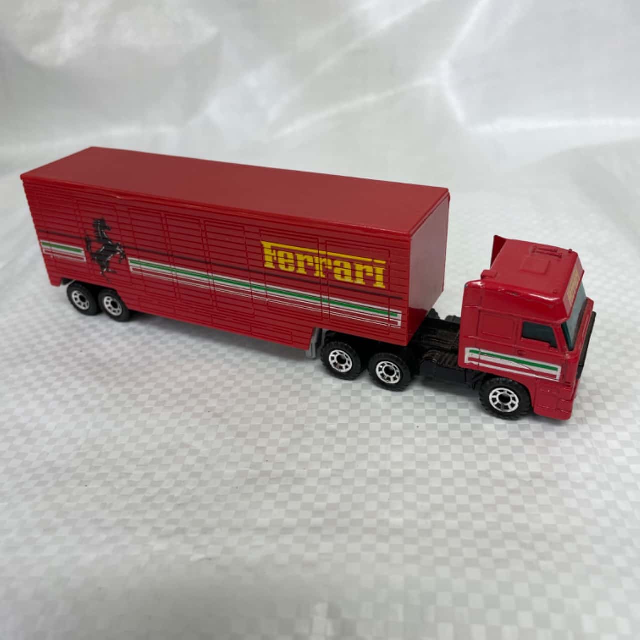 Matchbox Convoy CY-24 DAF Ferrari Trailer Diecast