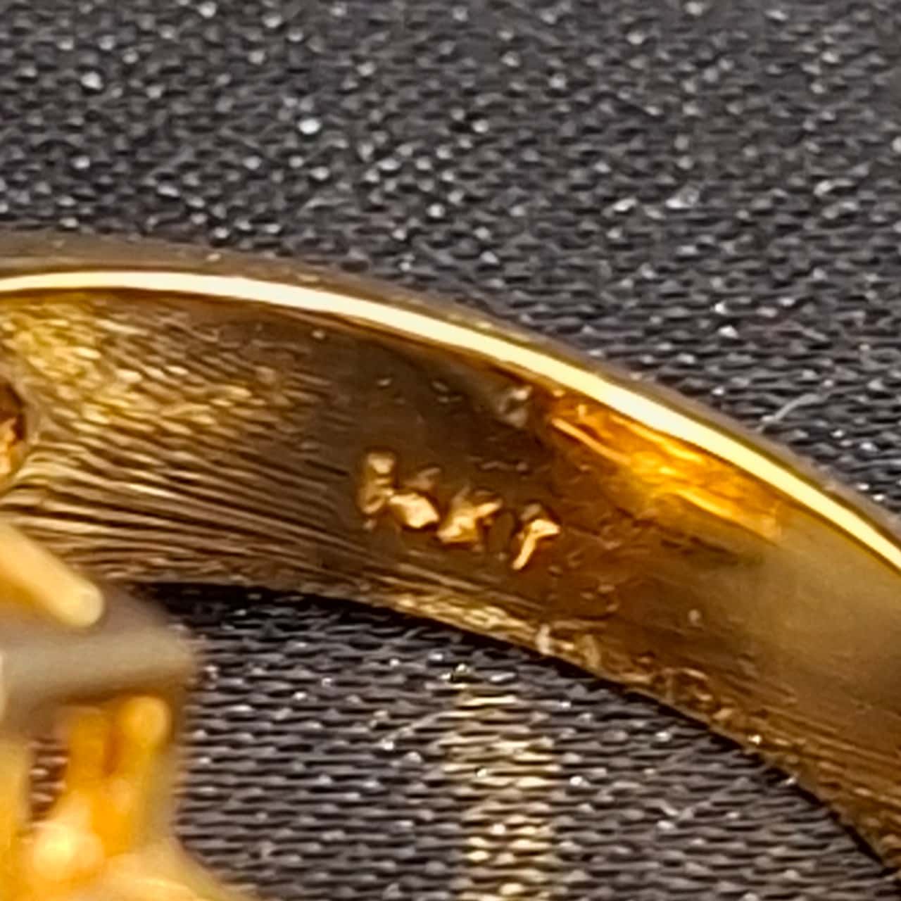 Womens Ring Gold tone / Red (s)