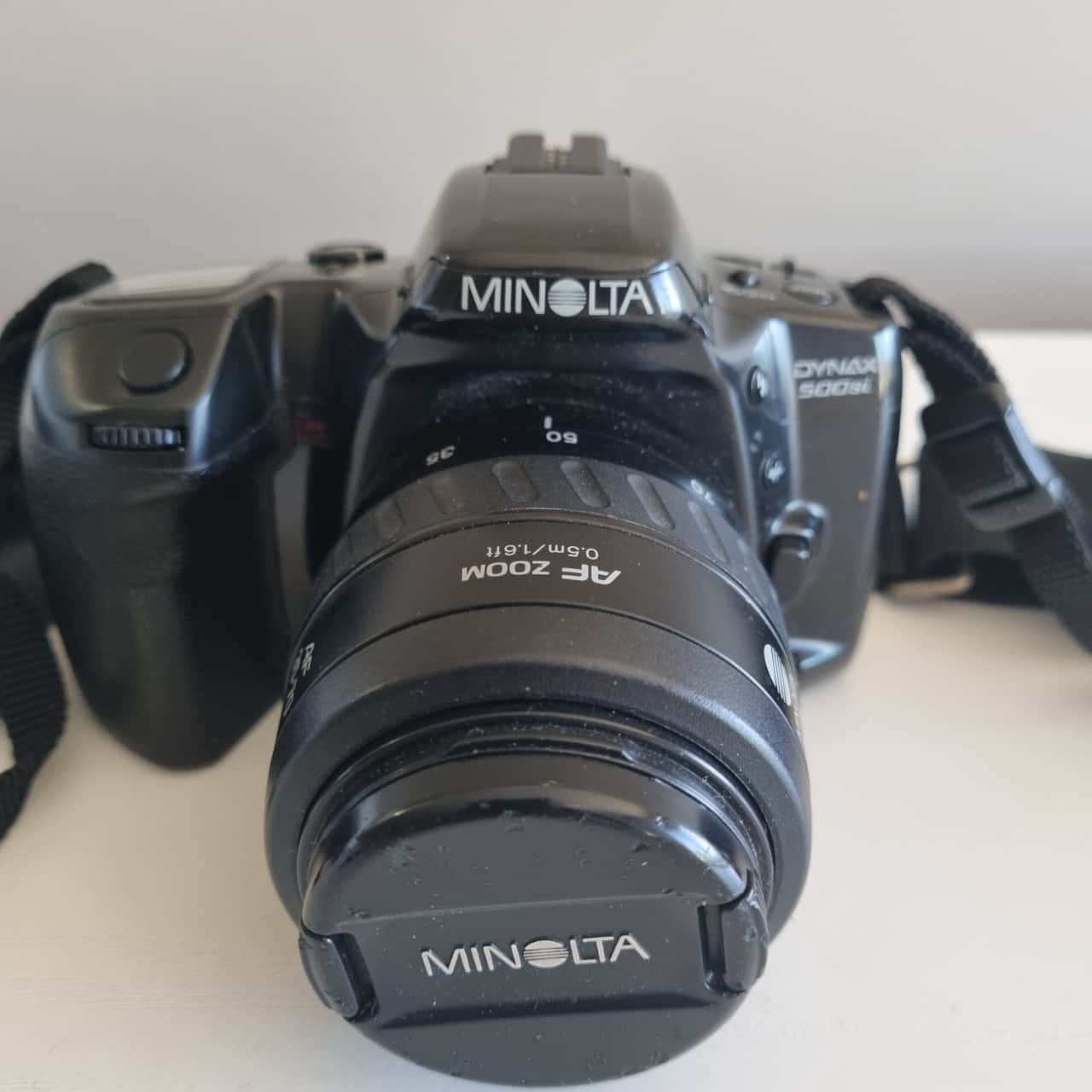 Minolta Dynax 500si camera with AF Zoom lens(s)