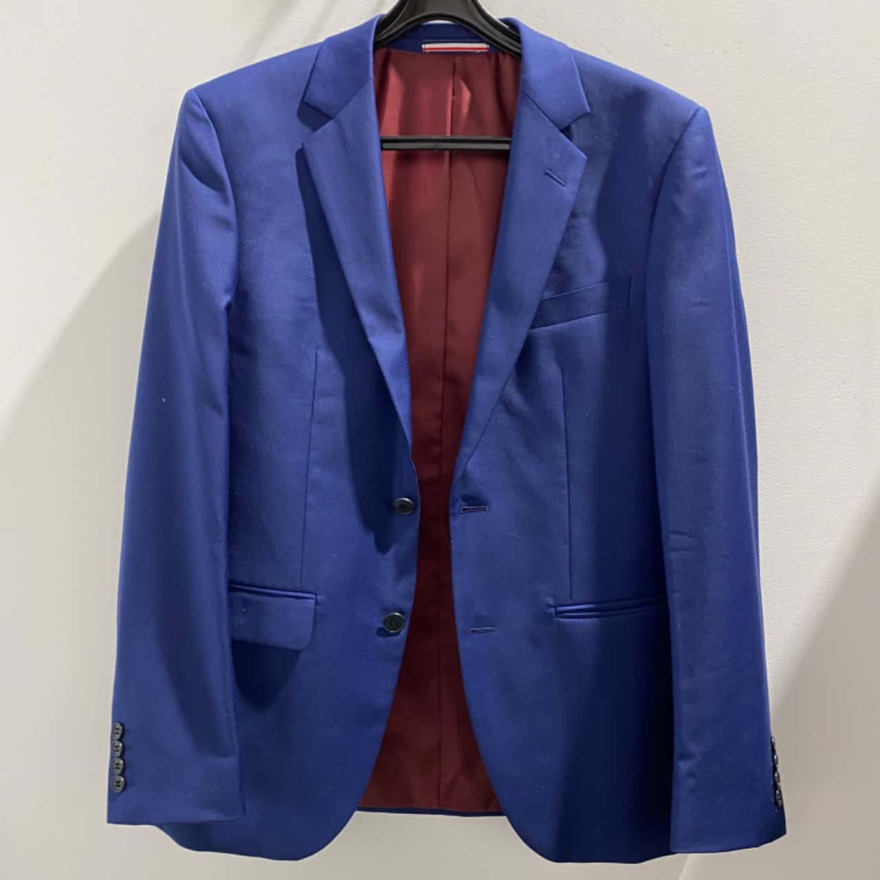 Daniel Hechter. Mens Blue Merino Wool suit. Jacket Size 96 R. Pants 92 ...