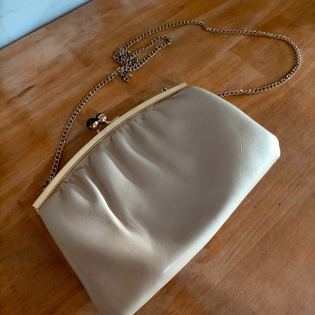 VINTAGE Australian Small Leather Handbag VGVC (s)