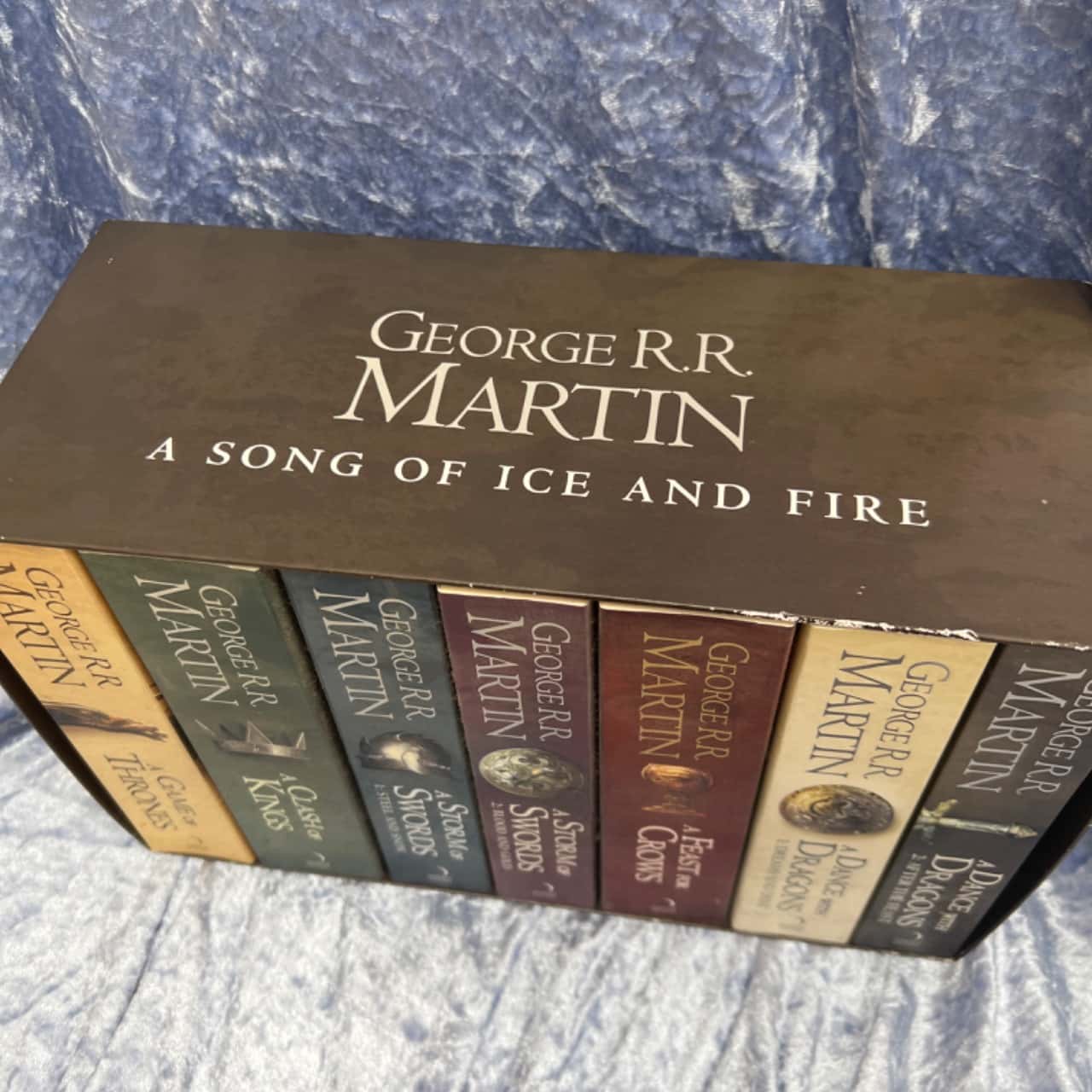George R.R. martin A song of ice and fire the story so far 7 Book Set(s)