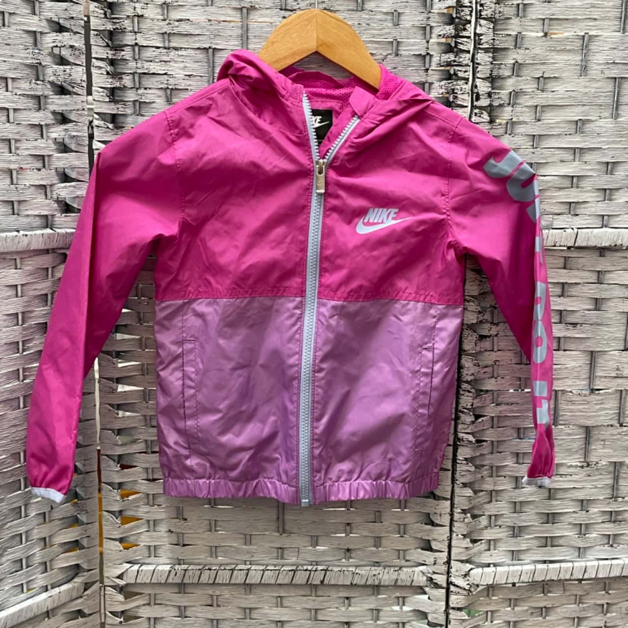 Nike Kids Size 5 Spray Jackets Pink