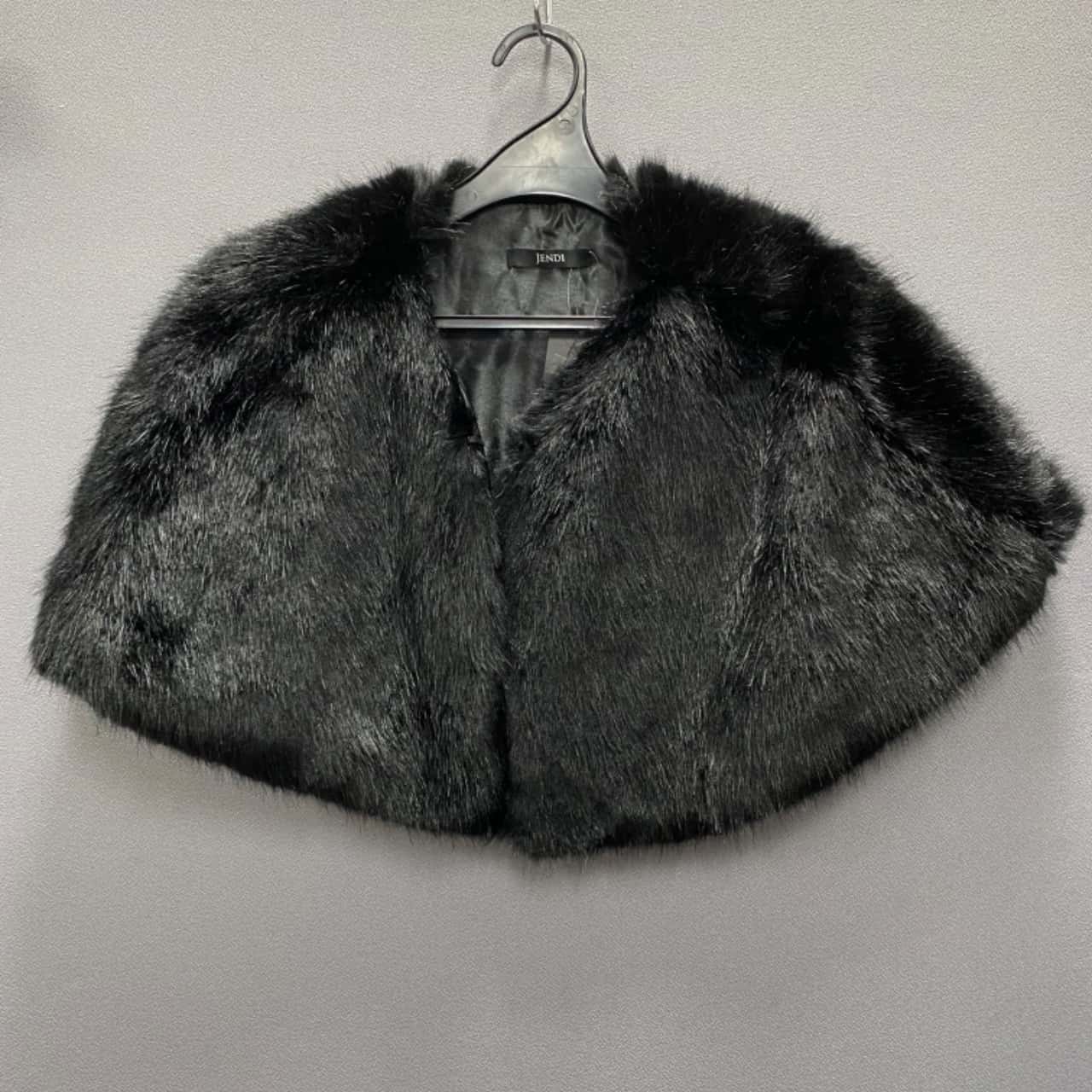 Jendi Ladies Black Faux Fur Shawl BNWT RRP $89.99(s)
