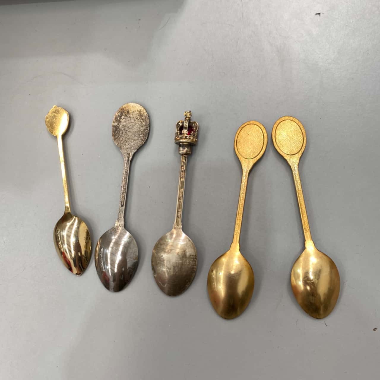 Set of 5 Gold & Silver Collectable Spoons (s)