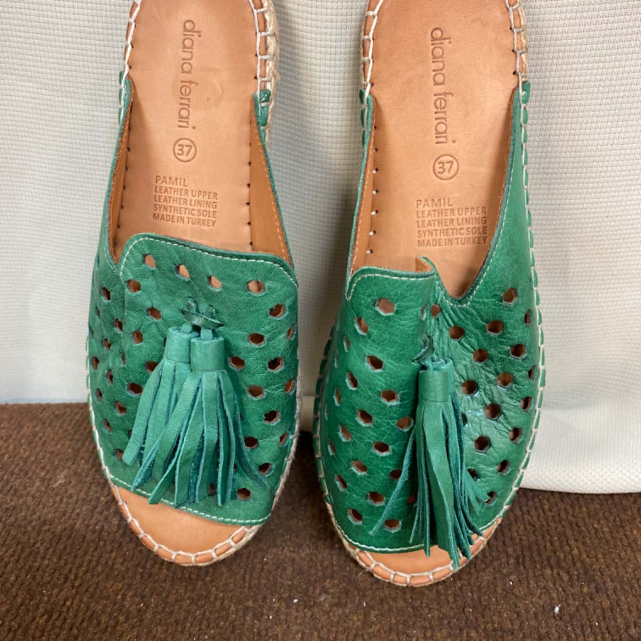 " LAST CHANCE " BNWT Diana Ferrari Slides Size 37 Green (s)