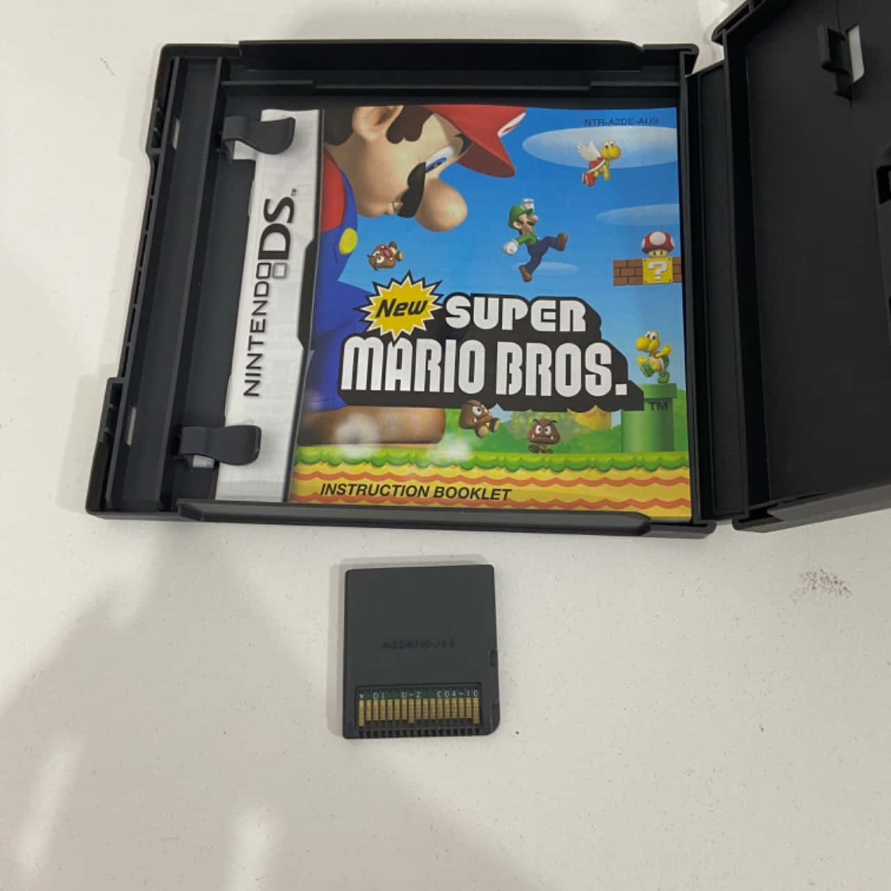 New Super Mario Bros Nintendo DS Game + Manual