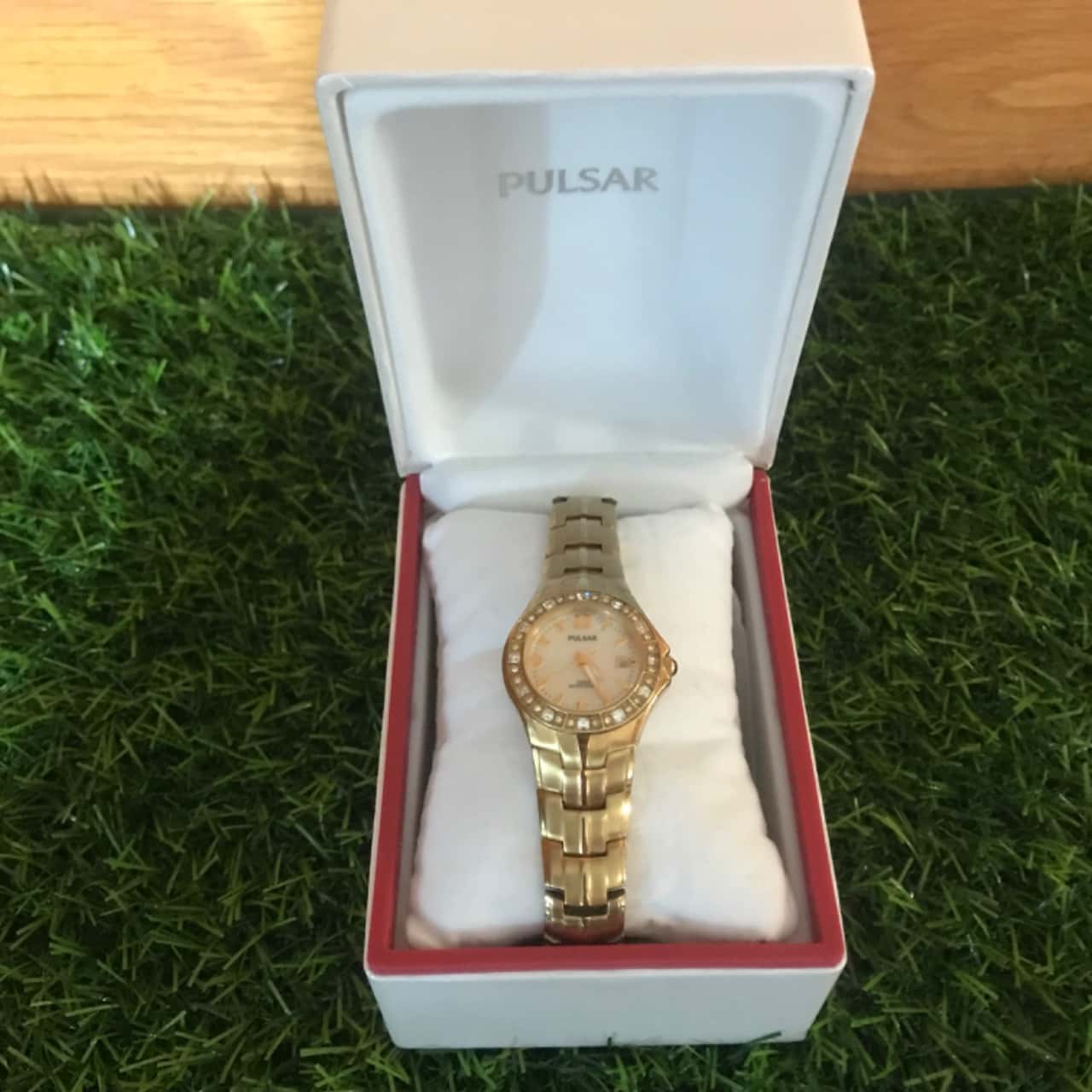 Pulsar Gold Tone Watch with Date (s)
