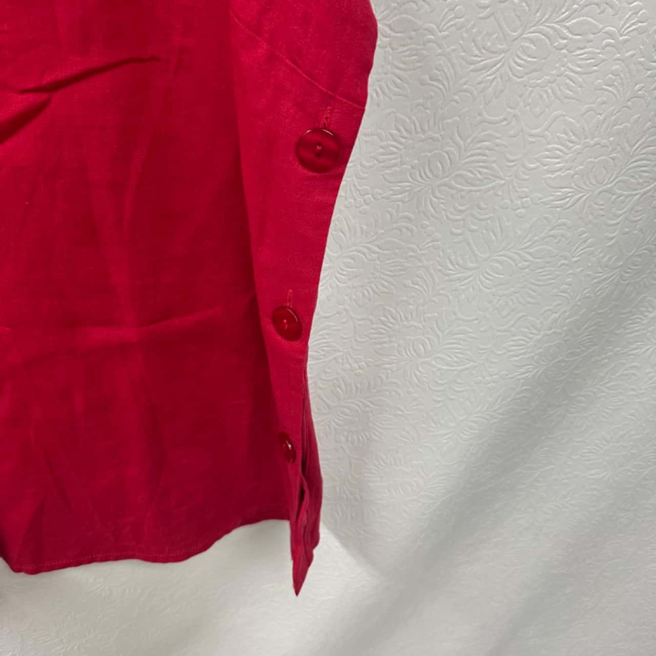 W.Lane Womens Size 12 Button Up/Sleeveless Red Top(s)