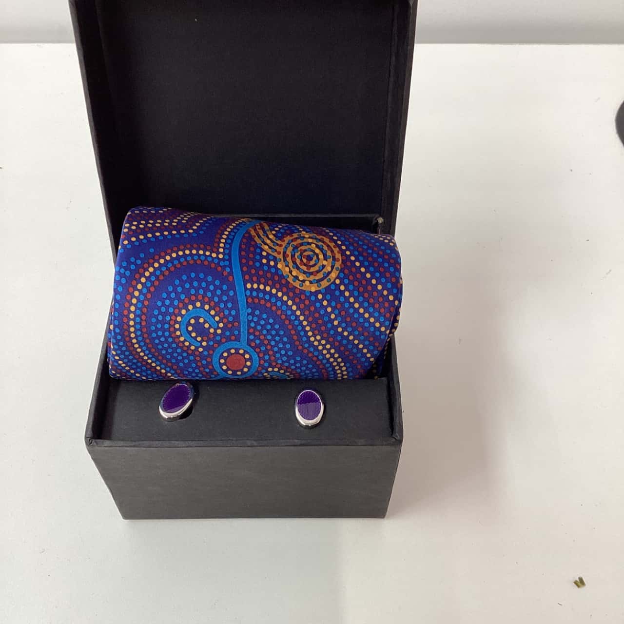Mens Indigenous pattern Tie and cuff link set, Blue / Red / Yellow (s)