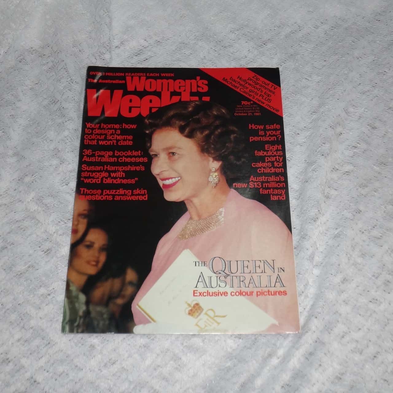 Vintage Magazine - Women's Weekly Magazine, October 21, 1981 (The Queen ...