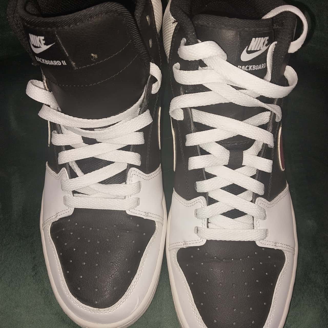 Mens Nike Backboard Mid-Top Shoes 2011 - EUC