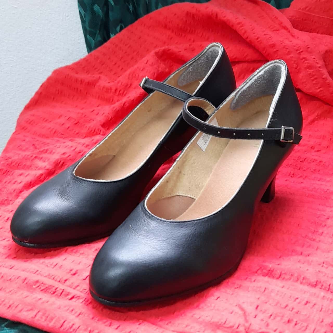 Womens Bloch Stage Shoes size 9(s)