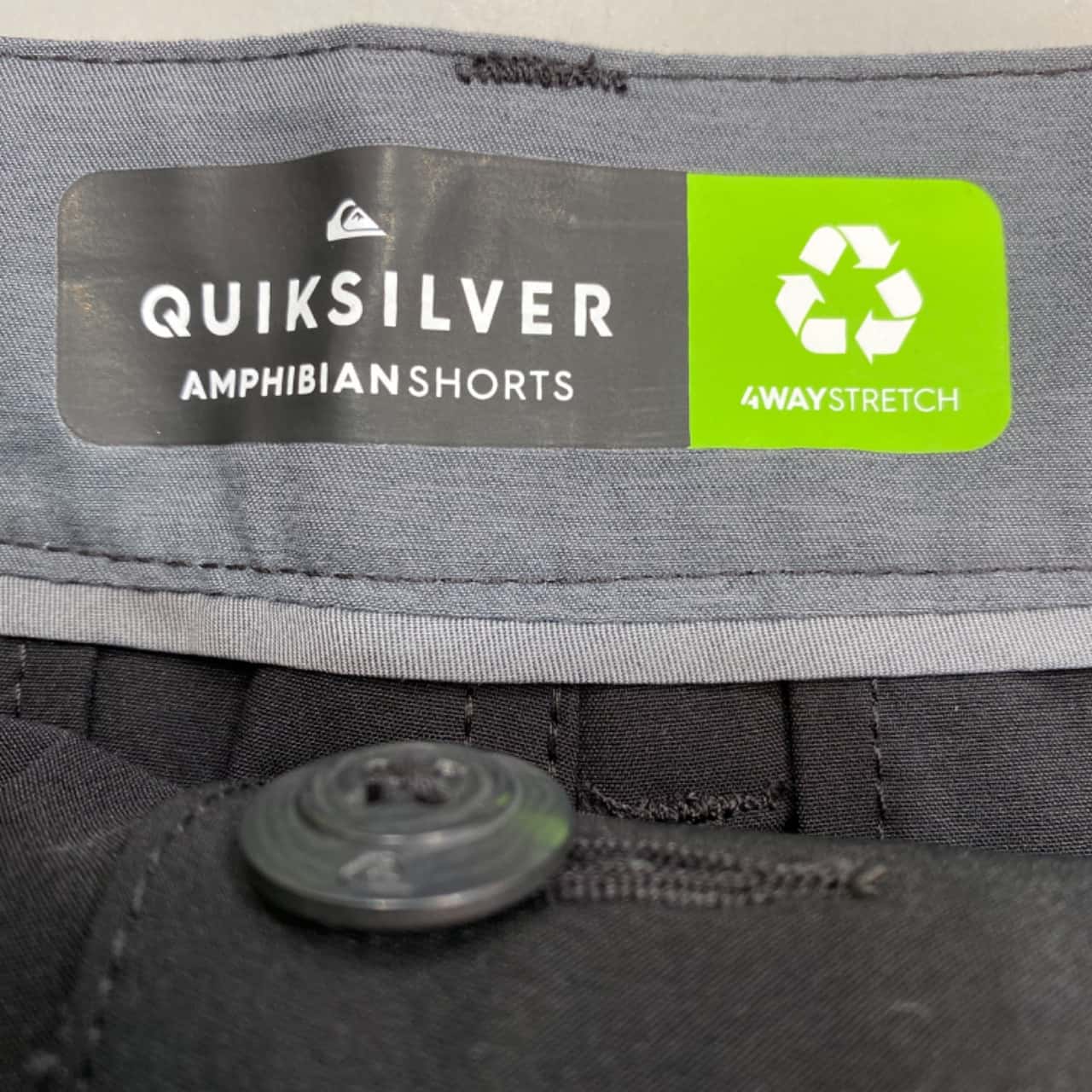 Quicksilver Mens Size 32 Black Shorts(s)