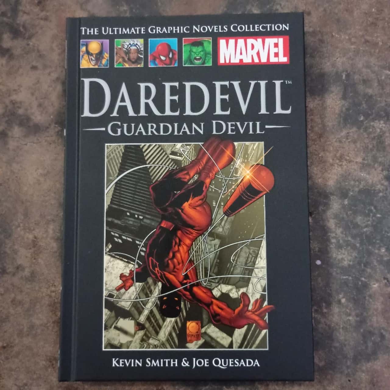 Marvel Ultimate Graphic Novels Collection #17 Daredevil: Guardian Devil(s)