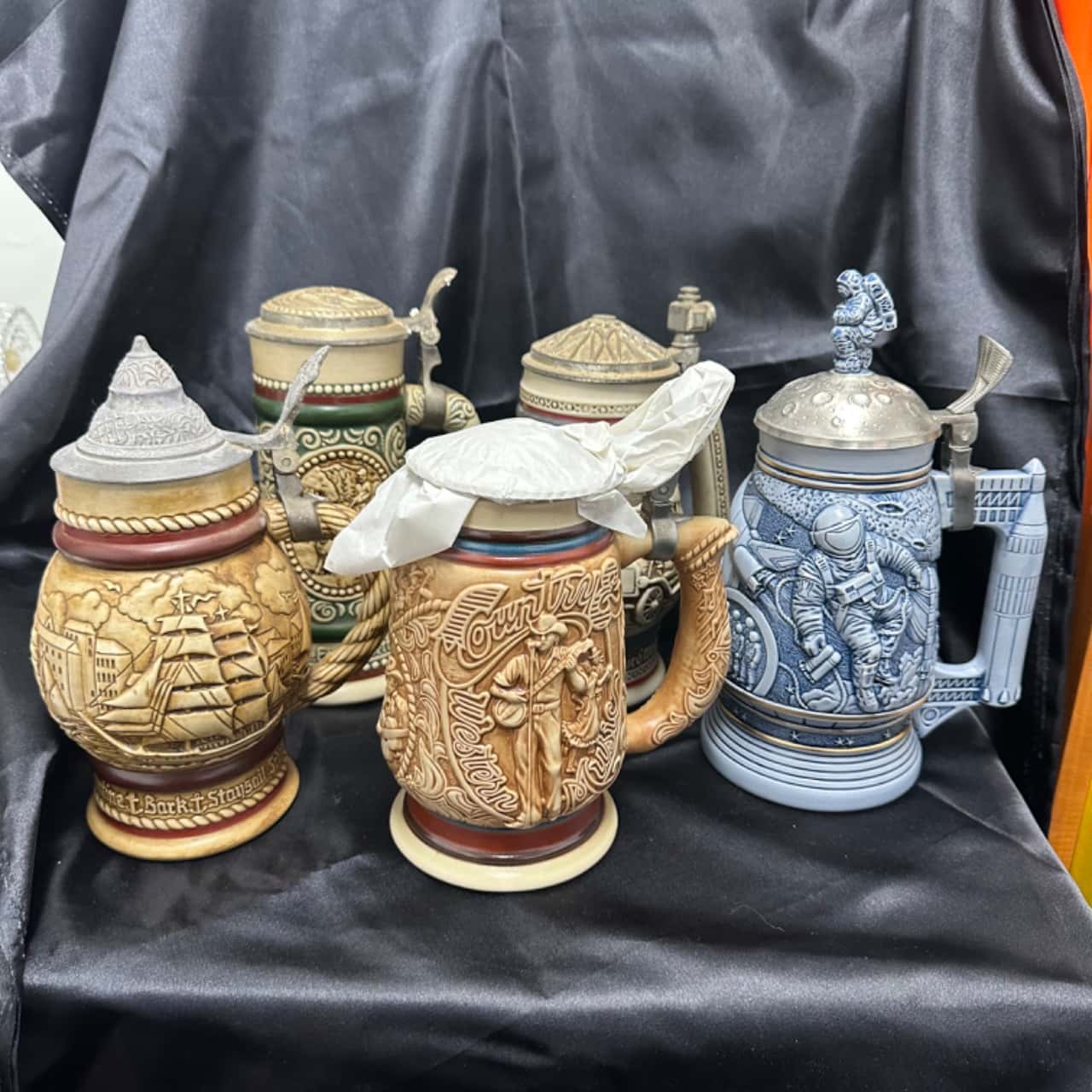 Avon Ceramic Stein set of 5 (s)