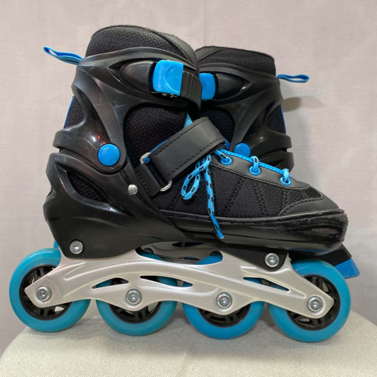 Crest Kids Size 2-4 Black & Blue Rollerblades