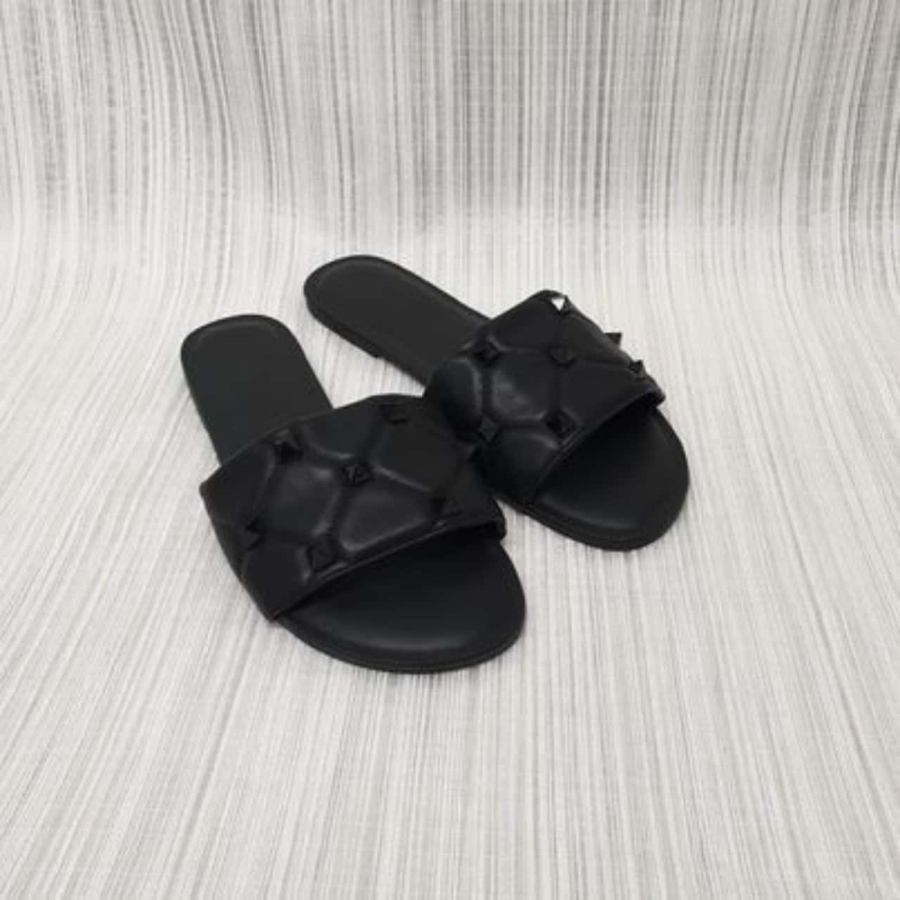 Decjuba Gorgeous Studded Flats / Slipper / Slides / Casual Shoes Size M ...