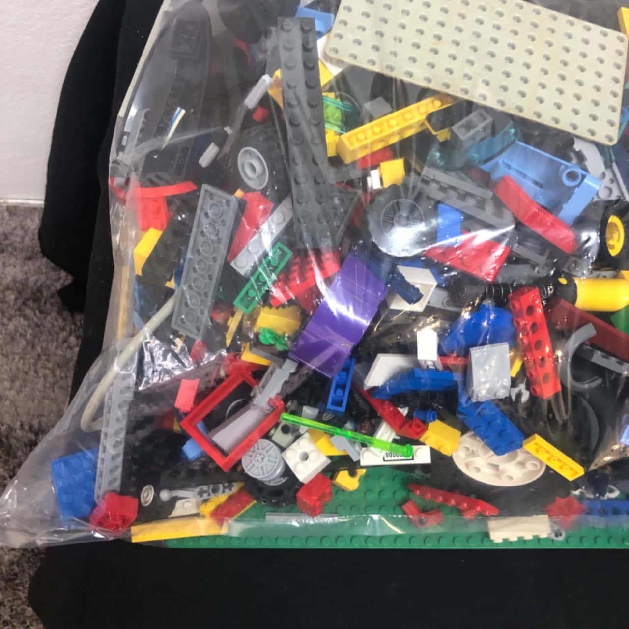 Lego - bulk bag of assorted lego(s)