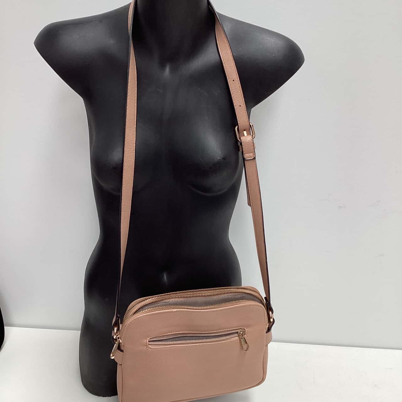 Jag Womens small over shoulder strap bag