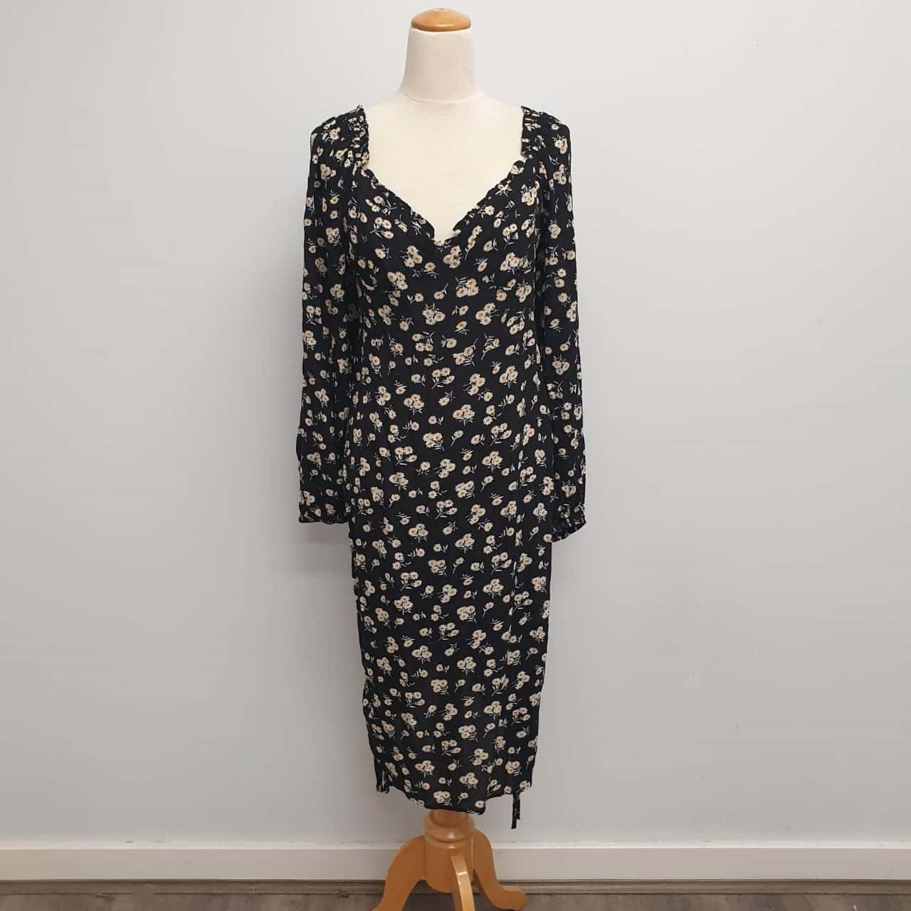 SAO By Dee Elegant Sweet Heart Neckline & Ruched Bottom Black & White ...