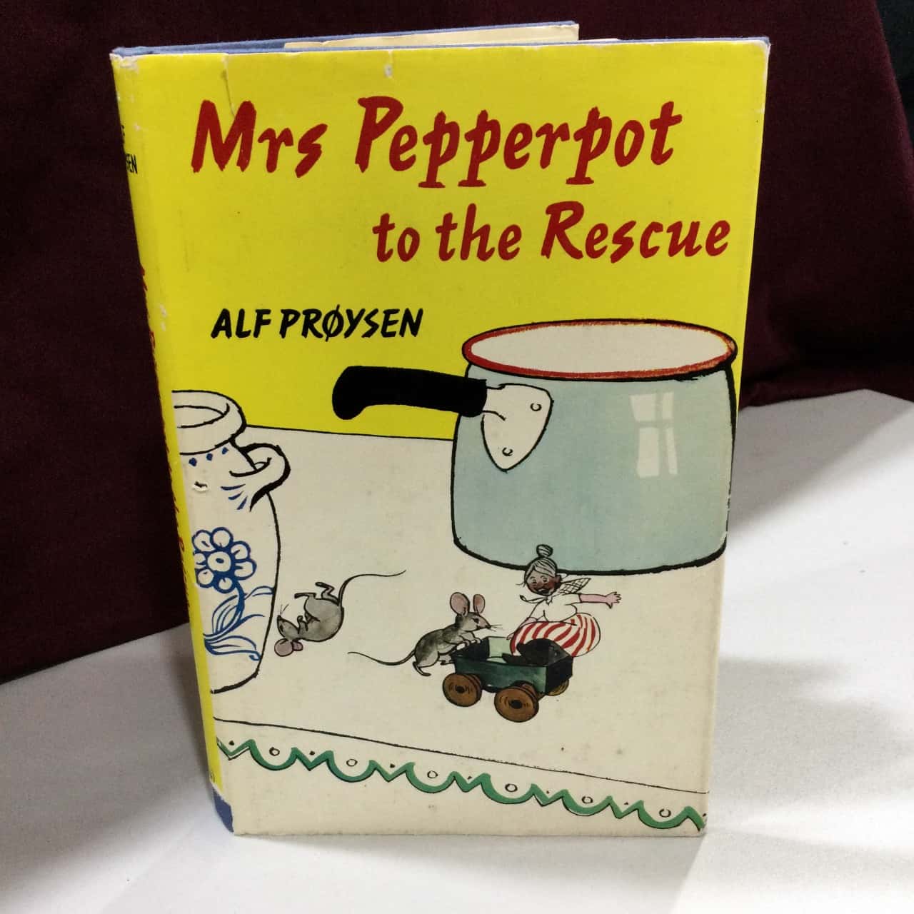 Mrs Pepperpot To The Rescue, Vintage Children's Book