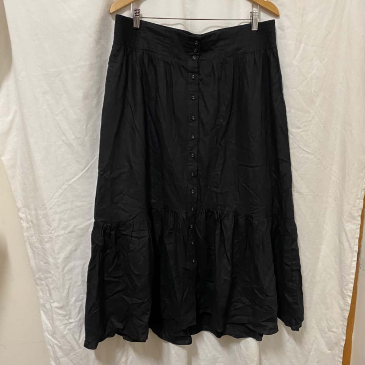 Basque Womens Size 16 Maxi Black (s)
