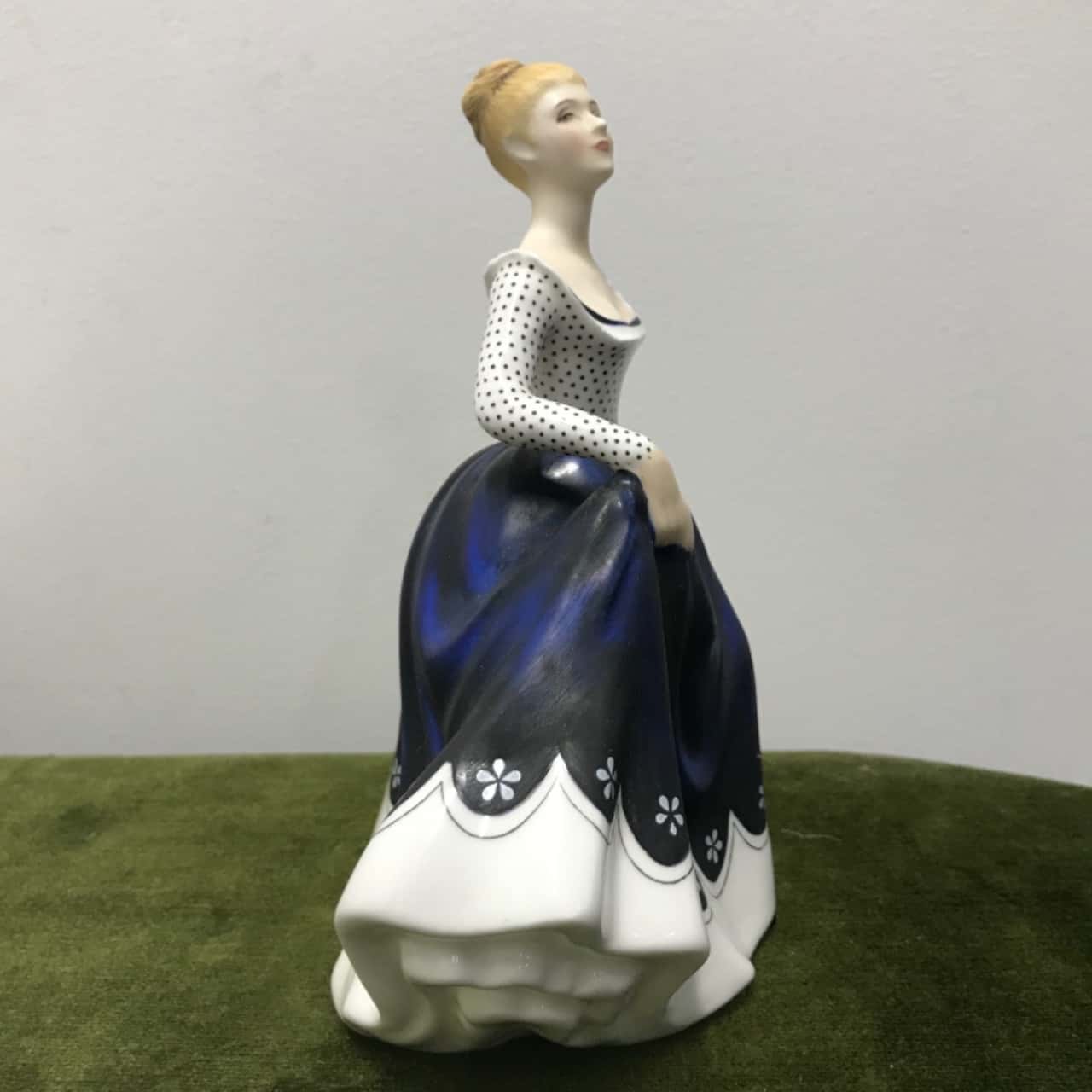 1968 Royal Doulton 'Lisa' Figurine HN 2310(s)