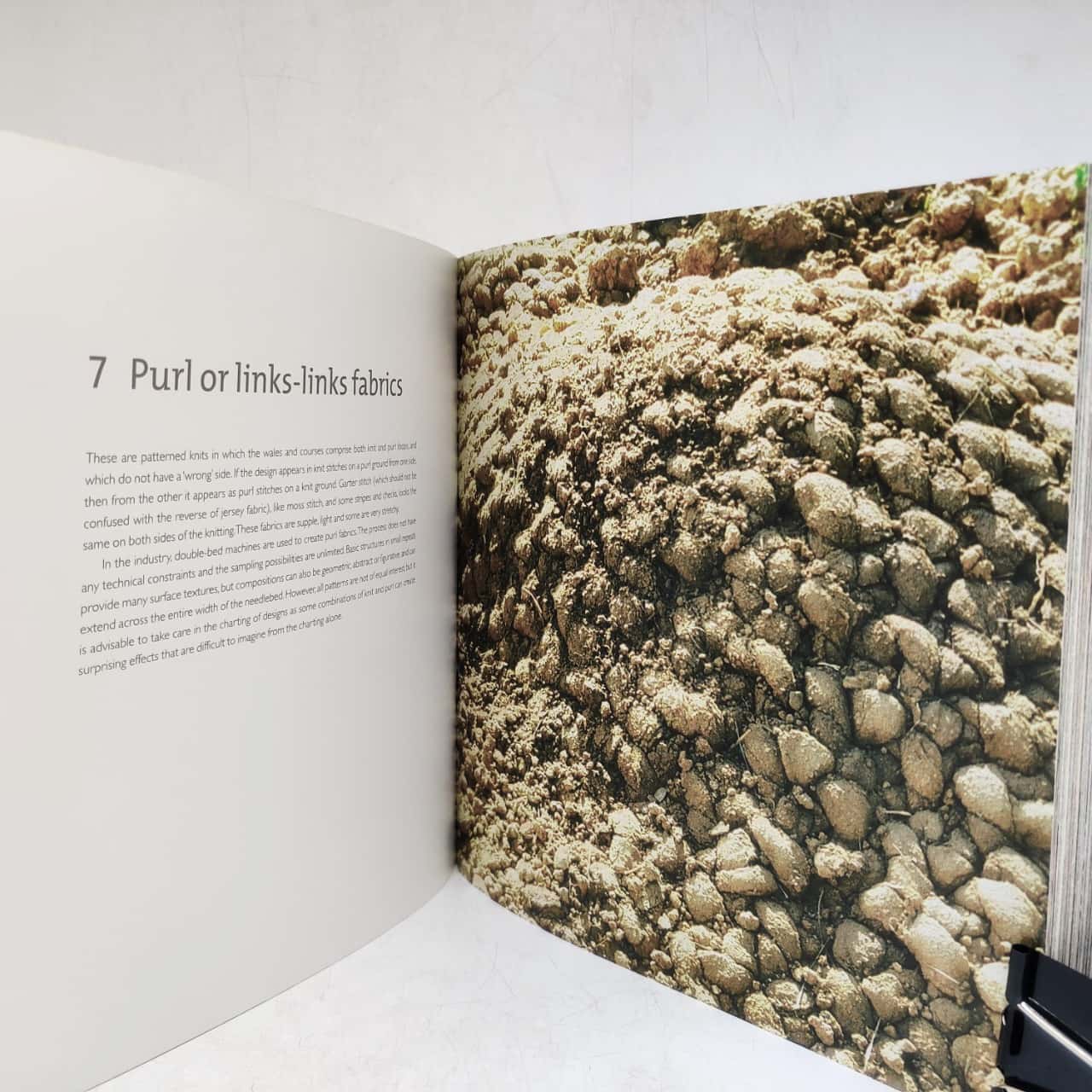 The Art Of Knitting - Inspirational Stitches, Textures & Surfaces(s)