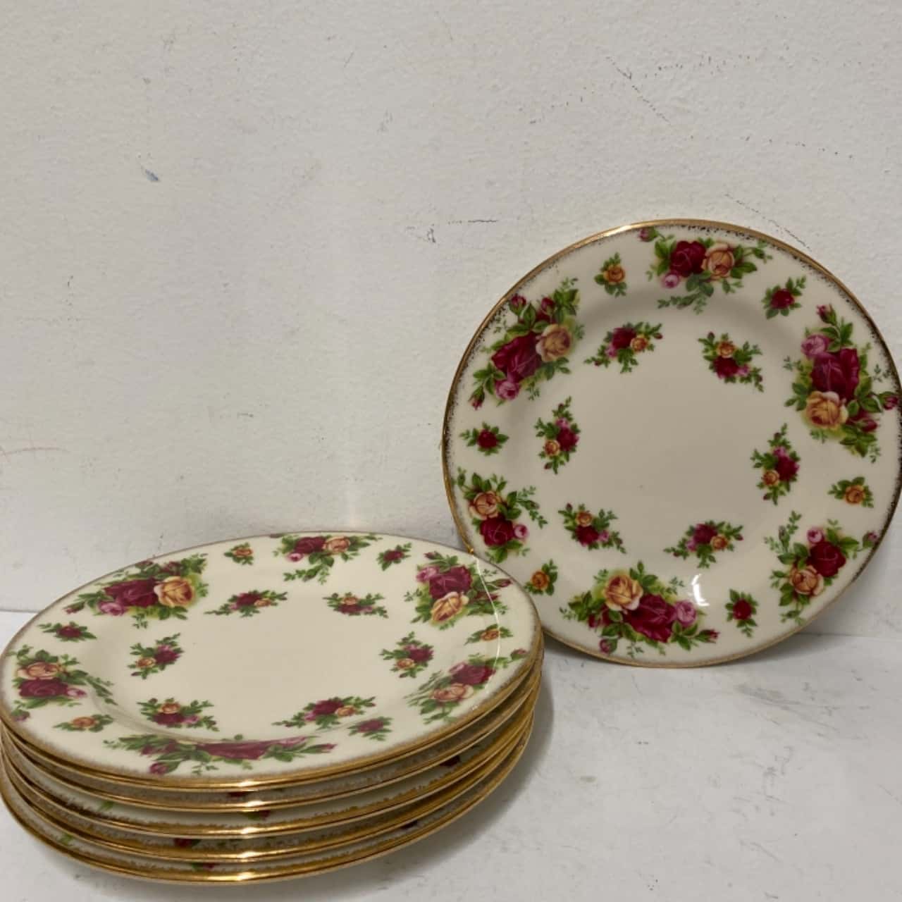 1998 Royal Albert 6 set plates(s)
