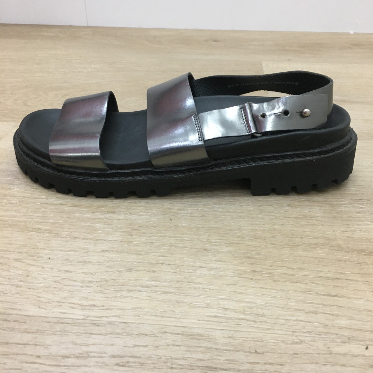 COS Womens Size 39 Chunky Sole Sandals, Black /Silver (s)