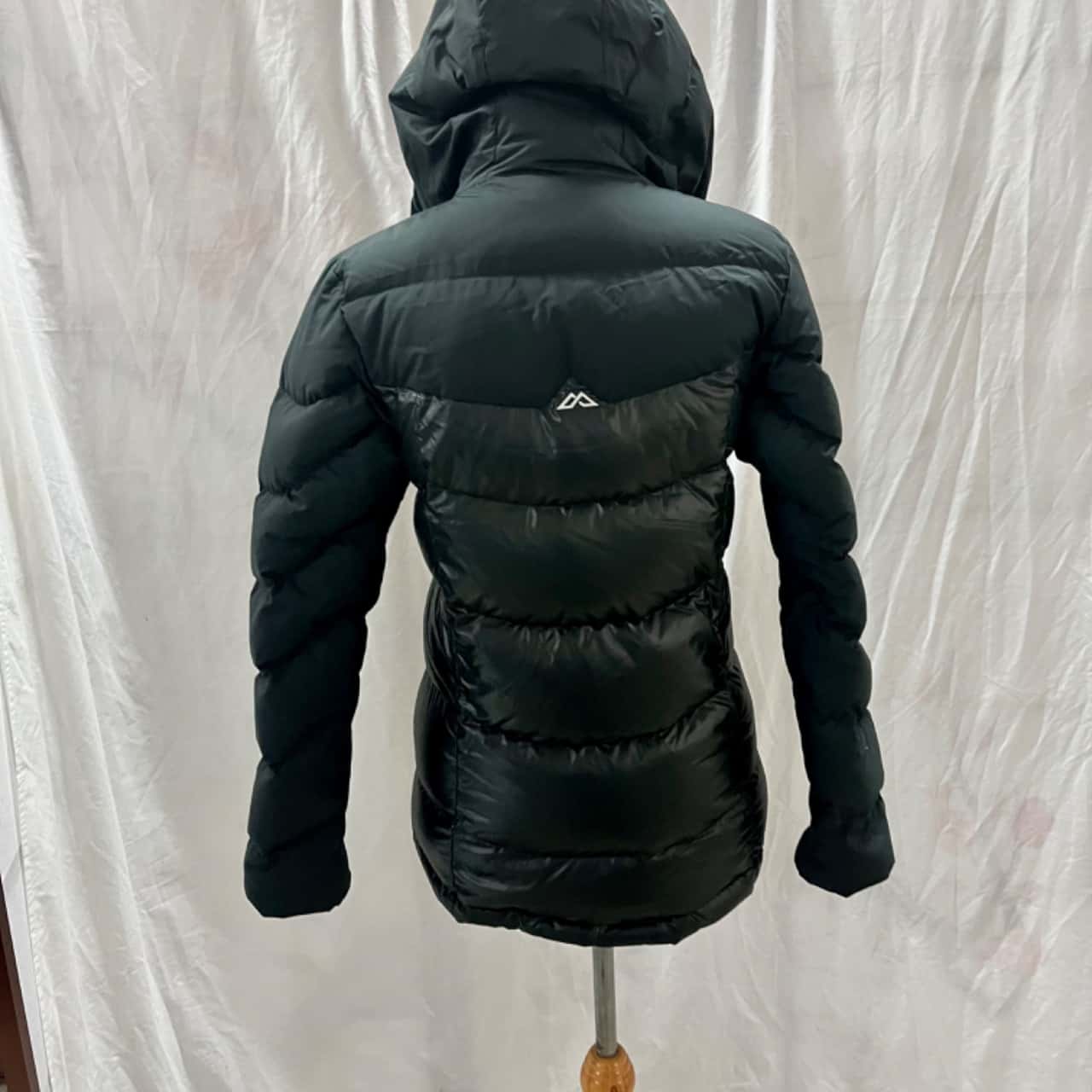 Kathmandu Size 6 duck down 550 warm Jacket(s)