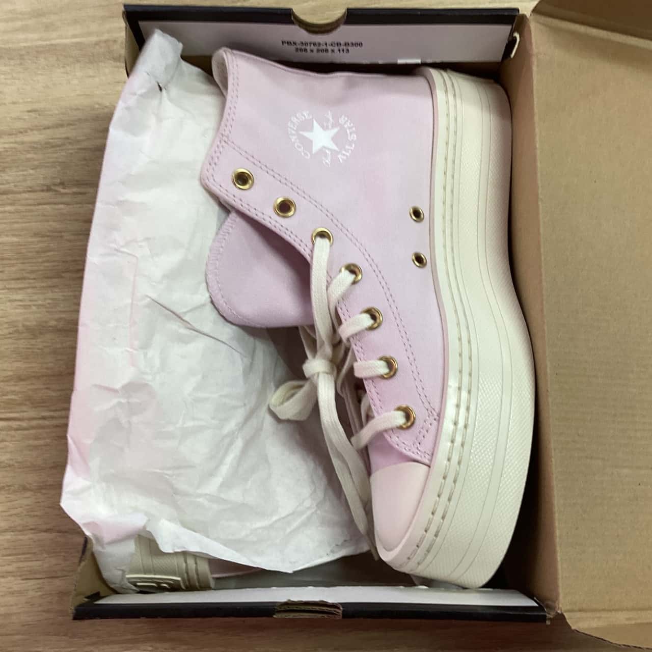 Converse Womens Size 9 Platforms Pink
