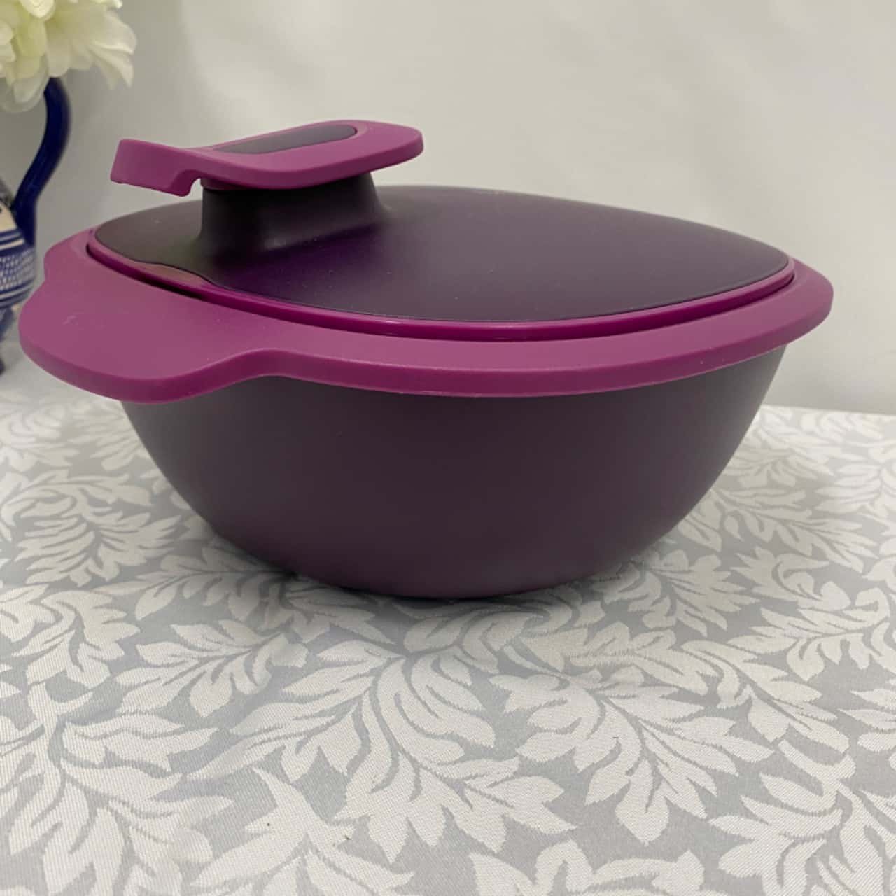Tupperware Warmie Tup 2.4 L Keeps Food Hot Or Cold Purple