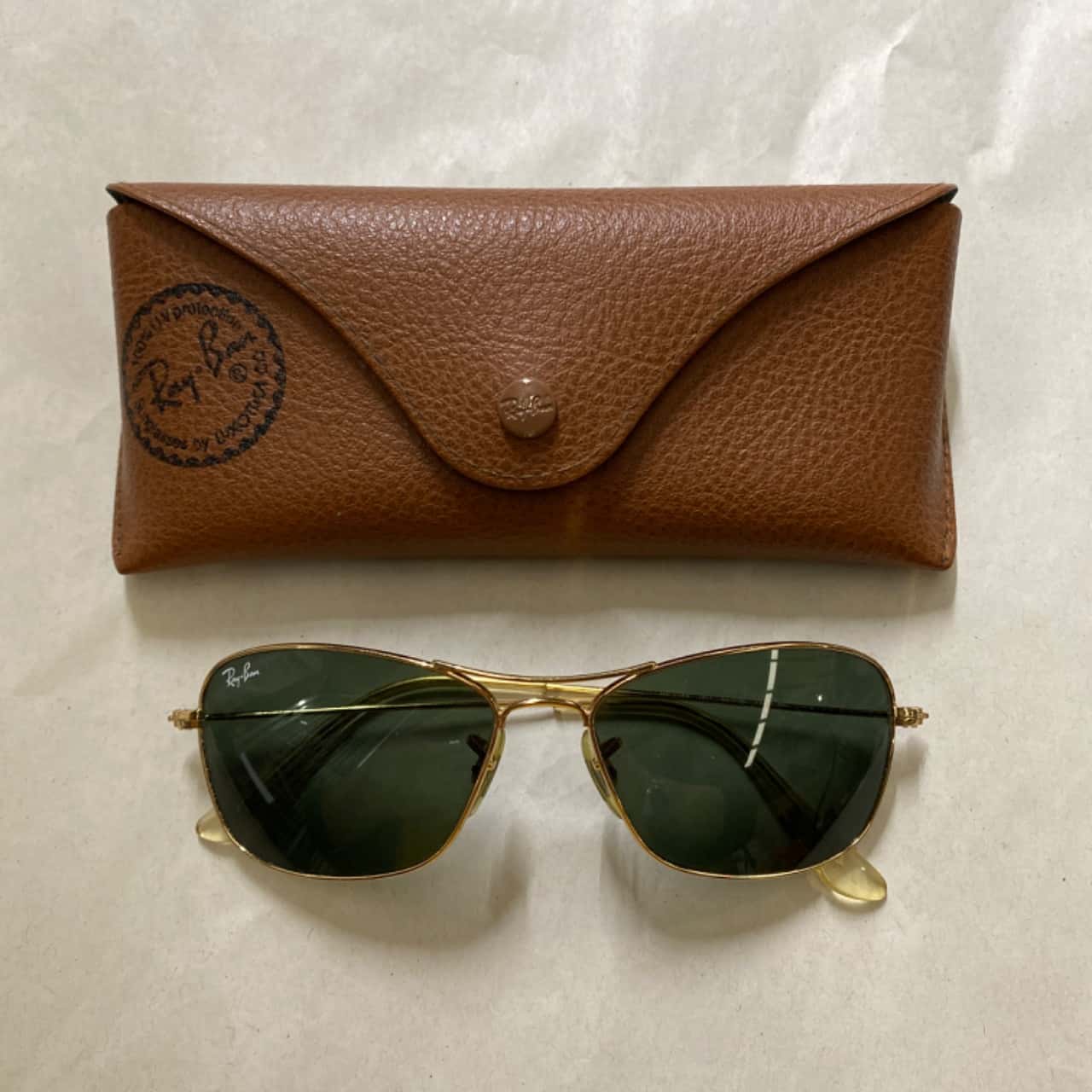 Ray Ban Mens Vintage Sunglasses with Brown Case(s)
