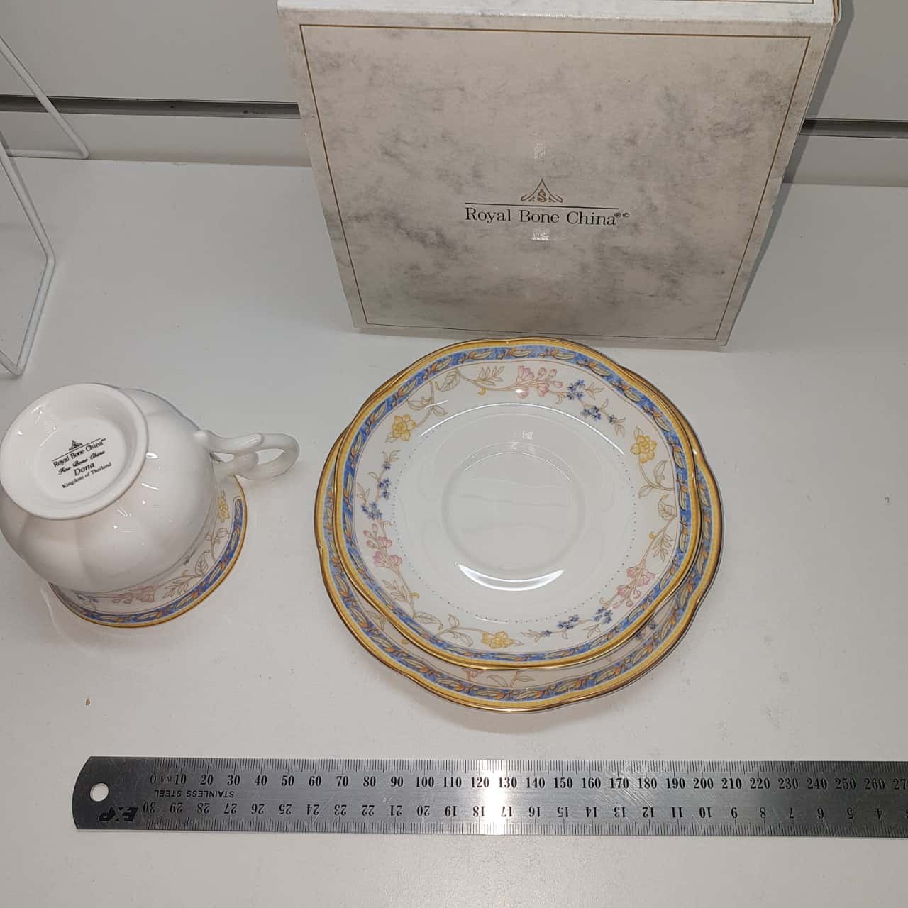 Royal Bone China 'Dona'(s)