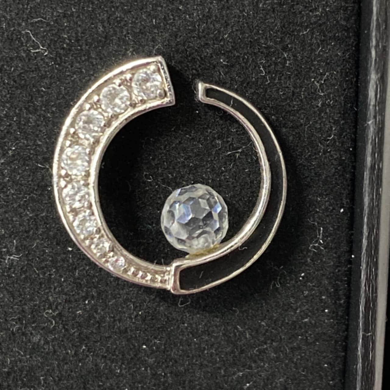 Sterling silver earrings (s) - Used Very Good | Salvos Stores