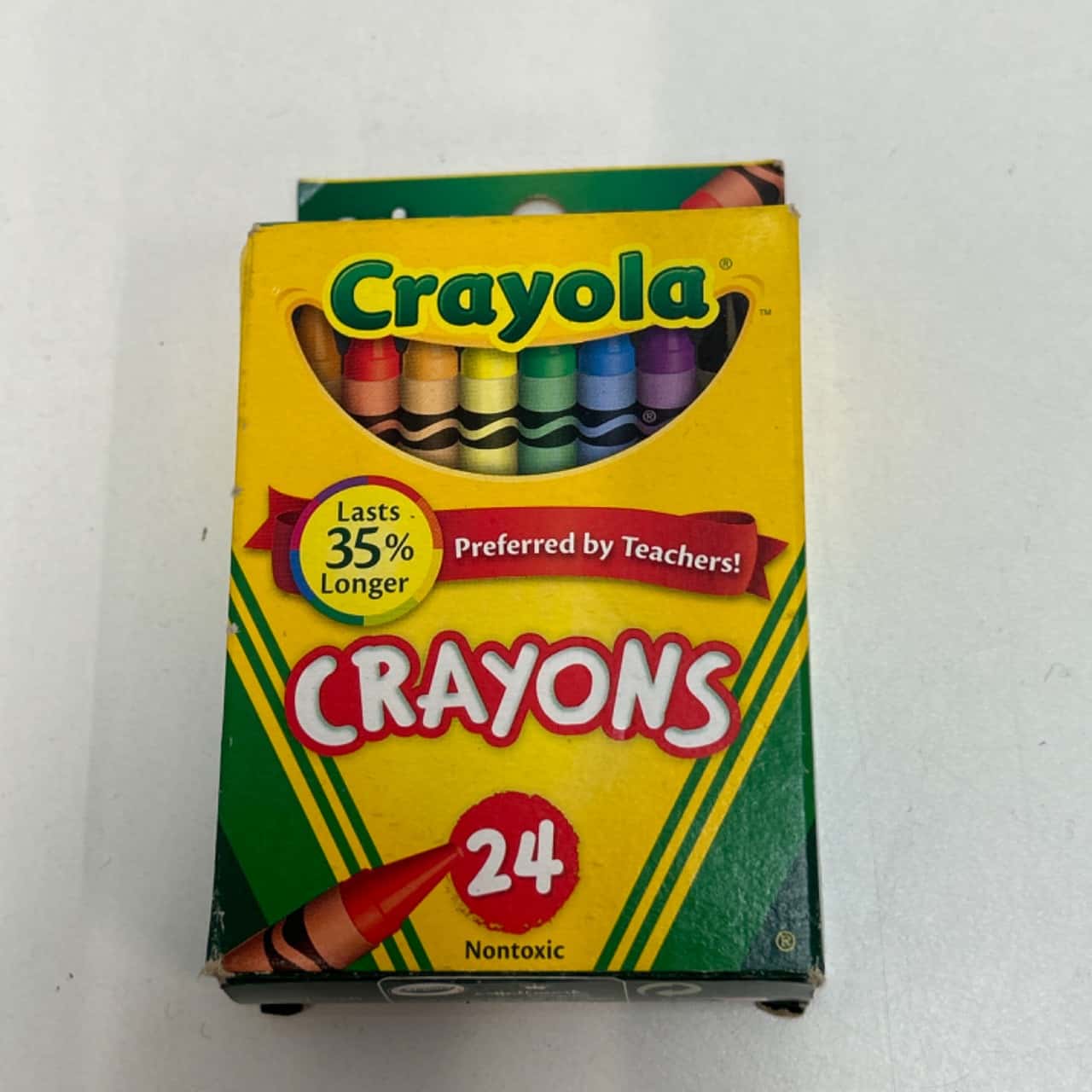 NEW - Crayola 24 pack crayons (s)