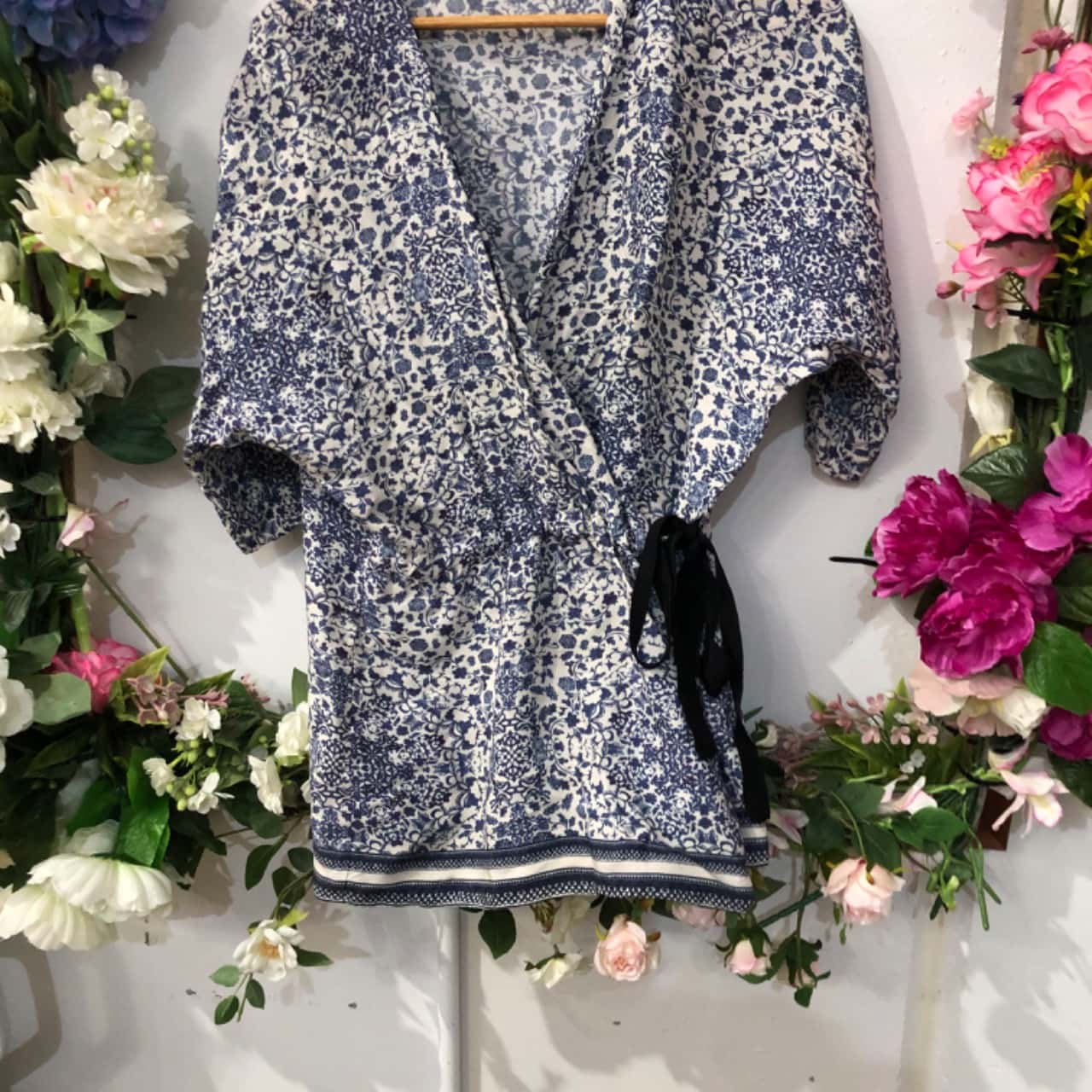 Morrison Size 1 Blue Wrap Top(s)