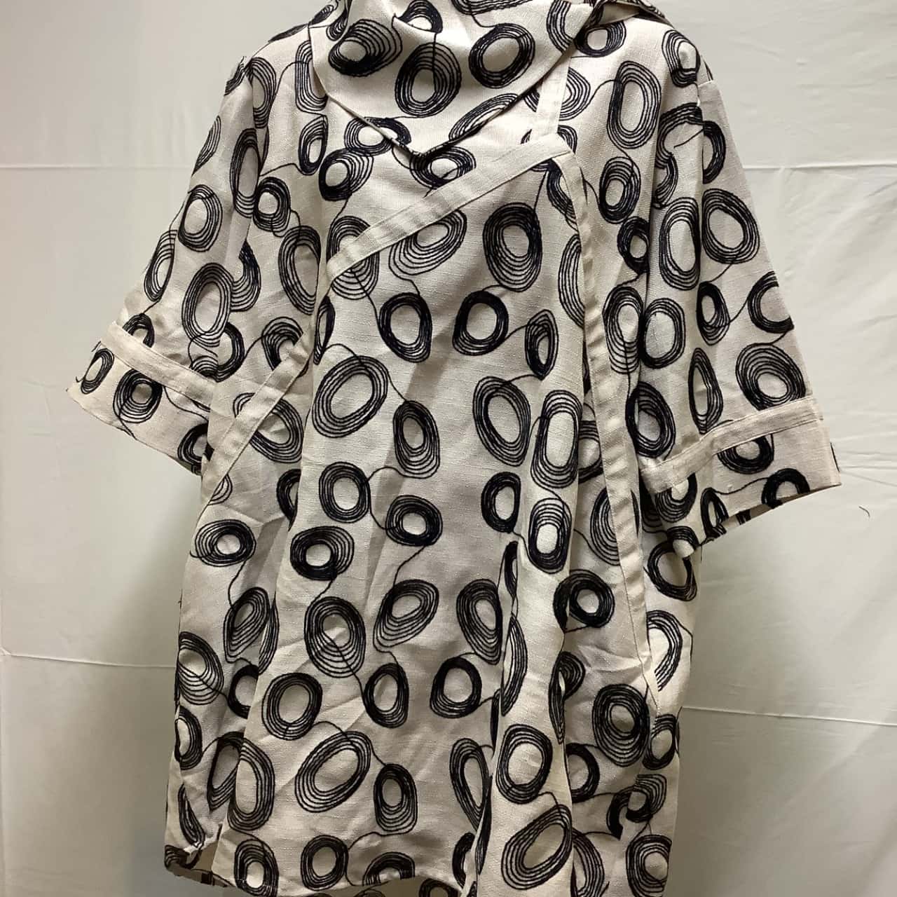 Jacsu Women’s One Size Beige Top(s) - Used Very Good | Salvos Stores