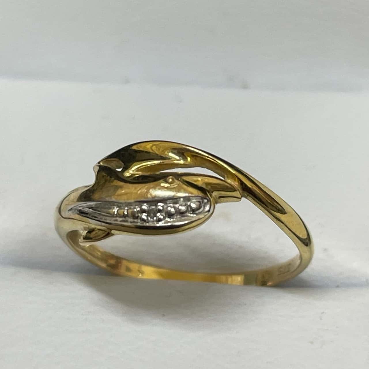 Women's 9kt (375) Gold Ring -Fish pattern (s)