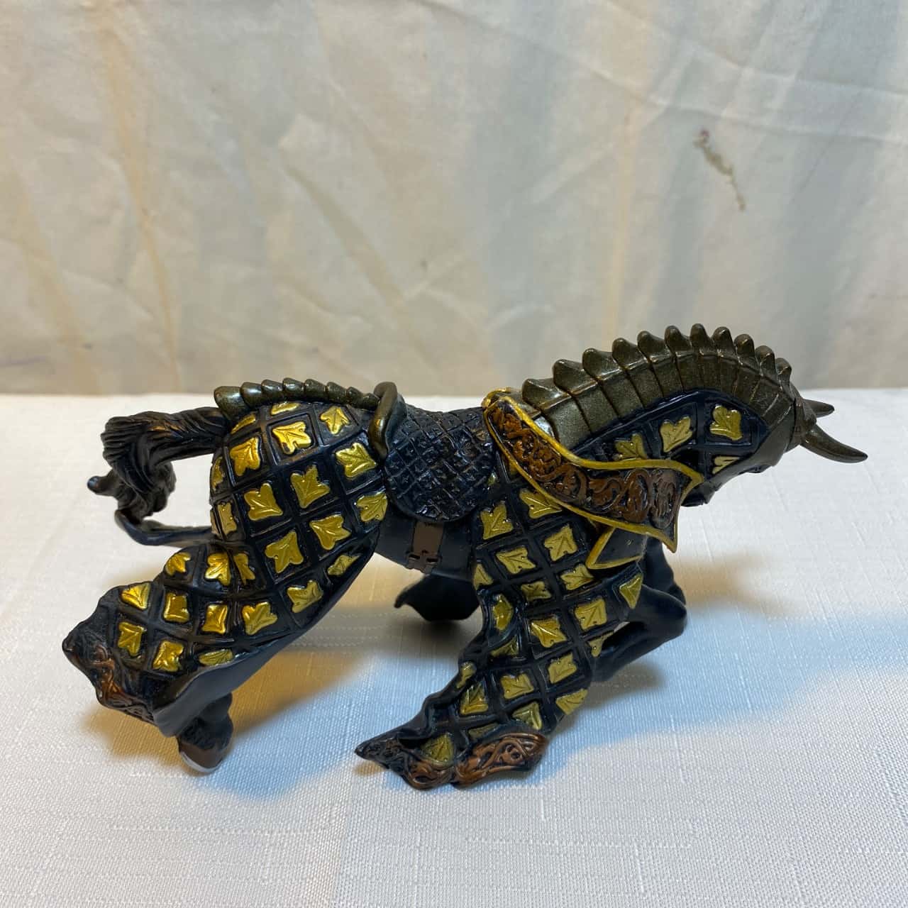 PAPO Weapon Master Bull Horse Fantasy PVC Figure in Black for Ages 3+(s)